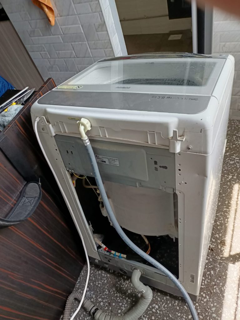 Washing Machine Checking For Drainage Issue 3 - Washing Machine Repair ...